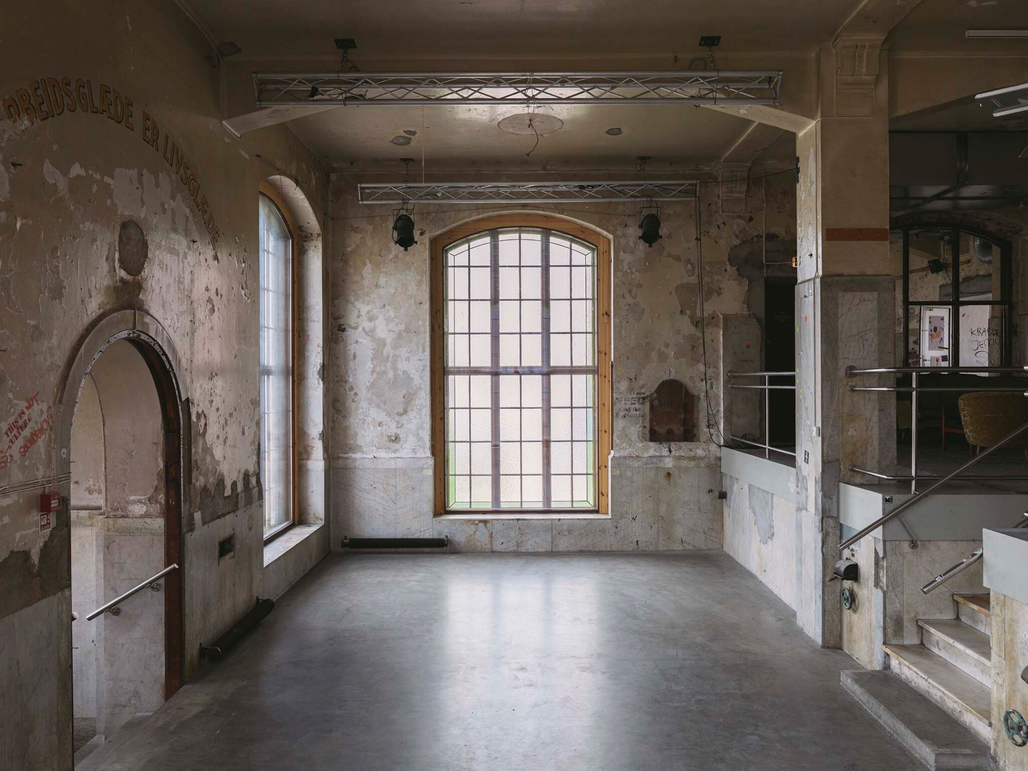 Tou signage - Studio Oker